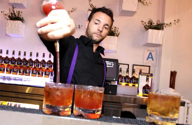 650-x-425-Bar-Staff | Evergreen